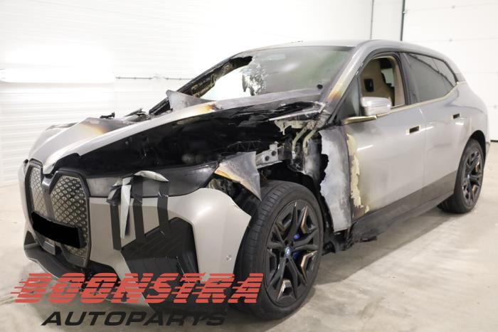 BMW iX xDrive 40 77 kWh Salvage vehicle (2023, Gray)