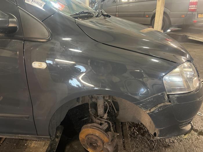 Volkswagen Fox 1.2 Salvage vehicle (2005, Black)