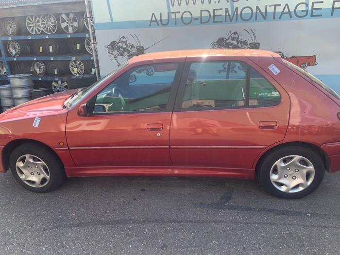 Peugeot 306 1.6i XR,XT,ST Salvage vehicle (2000, Red)