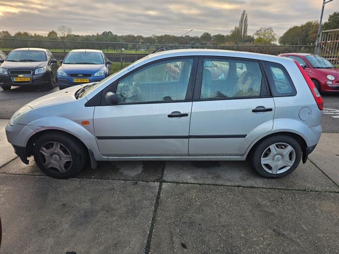 Ford Fiesta 5 1.25 16V Salvage vehicle (2003, Gray)
