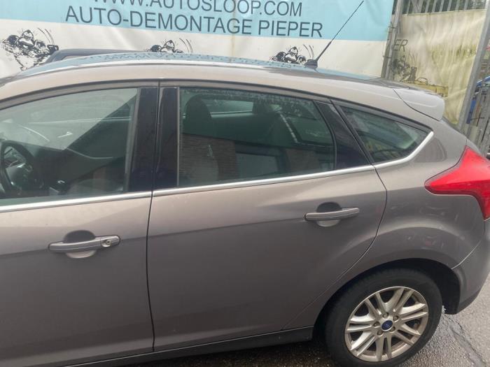 Ford Focus 3 1.0 Ti-VCT EcoBoost 12V 100 Salvage vehicle (2012, Brown)