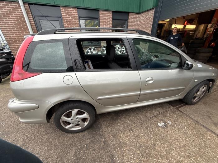 Peugeot 206 SW 1.4 16V Salvage vehicle (2005, Gray)