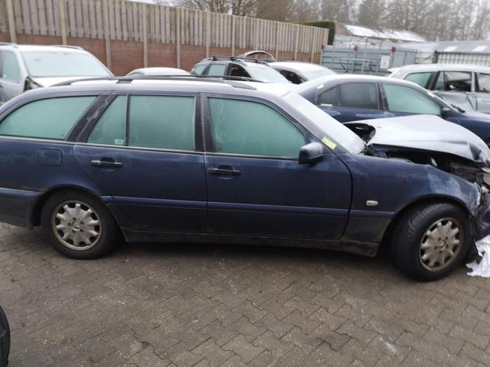 Mercedes C Combi 1.8 C180T 16V Vehículo de desguace (1998, Azul)