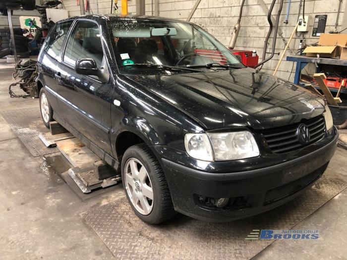 Volkswagen Polo III 1.4 Salvage vehicle (2000, Black)