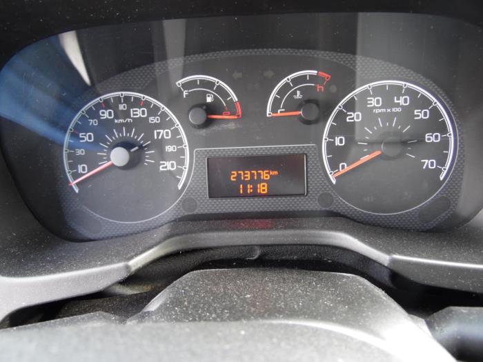 Citroen Nemo 1.3 HDi 75 Épave (2011, Gris)