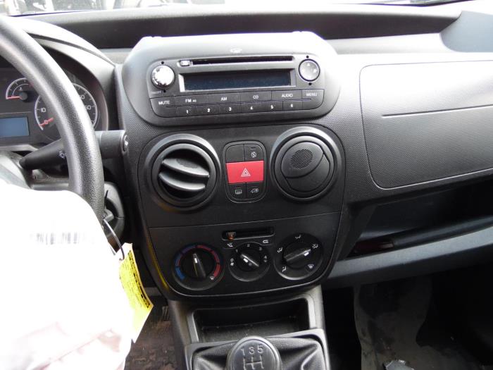Citroen Nemo 1.3 HDi 75 Épave (2011, Gris)