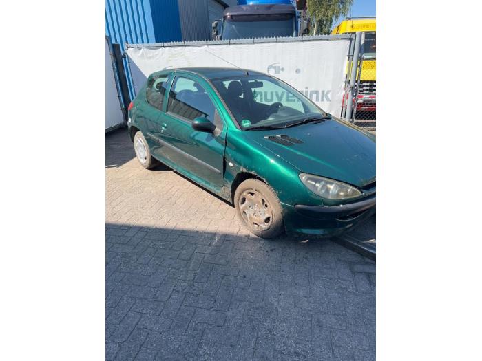 Peugeot 206 1.1 XN,XR Salvage vehicle (2003, Green)