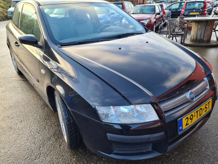Fiat Stilo 1.4 16V Salvage vehicle (2006, Black)