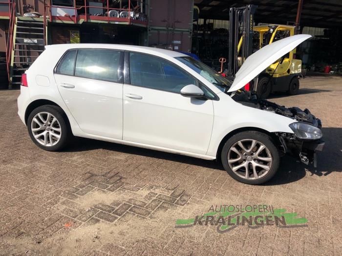 Volkswagen Golf VII 1.2 TSI 16V Damaged vehicle (2013, White)