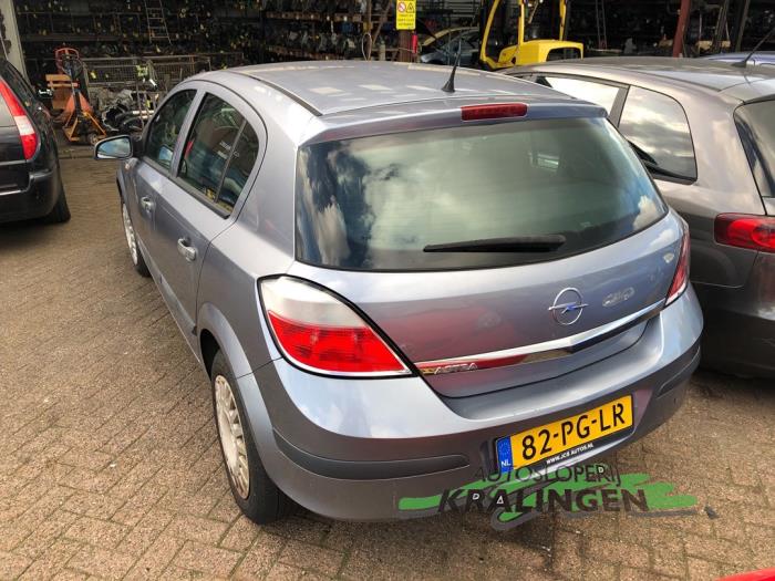 Opel Astra H 1.4 16V Twinport Occasion (2004, Gray)