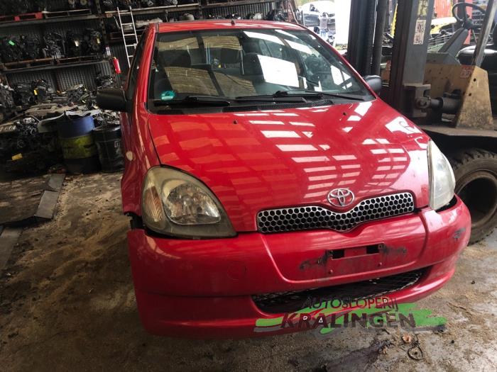 Toyota Yaris 1.3 16V VVT-i Salvage vehicle (2000, Red)