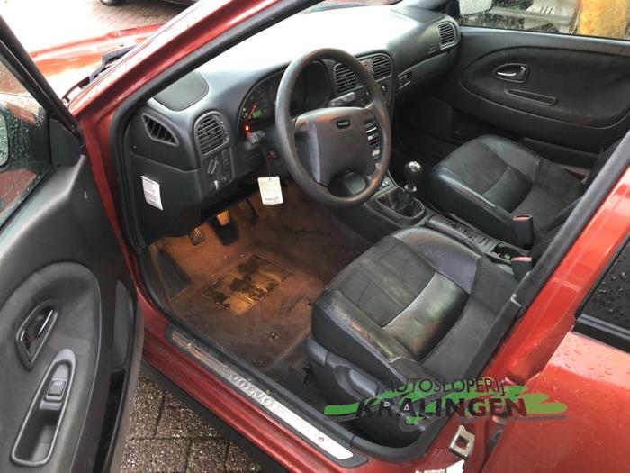Volvo V40 1.8 16V Occasion (1999, Brown)
