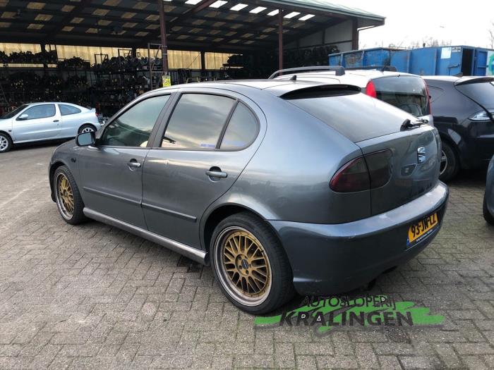 Seat Leon 1.8 20V Turbo Occasion (2002, Gray)