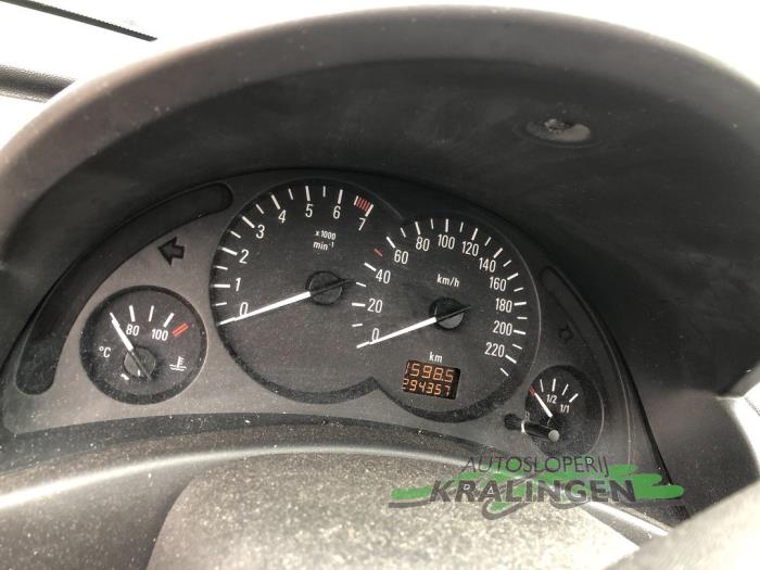 Opel Corsa C 1.2 16V Occasion (2001, Green)