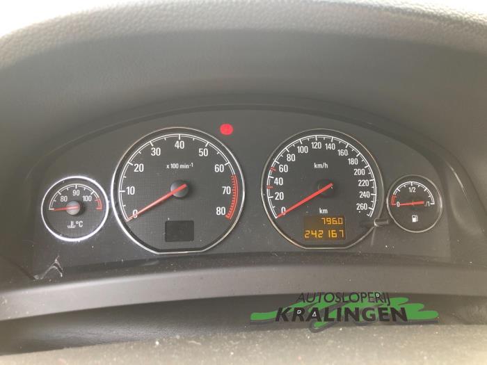 Opel Signum 2.2 direct 16V Voiture accidentée (2006, Noir)