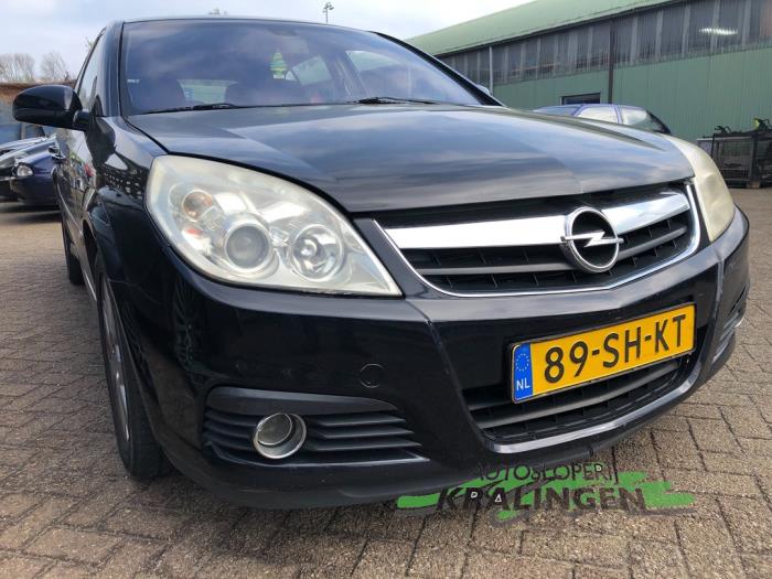 Opel Signum 2.2 direct 16V Voiture accidentée (2006, Noir)