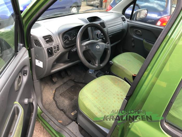 Opel Agila 1.2 16V Occasion (2002, Green)