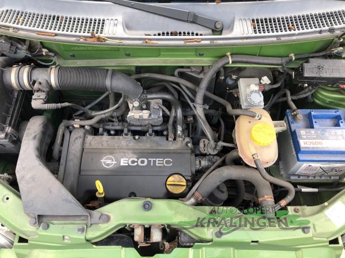 Opel Agila 1.2 16V Occasion (2002, Green)