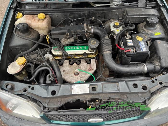 Ford Fiesta 4 1.3i Salvage vehicle (2002, Green)