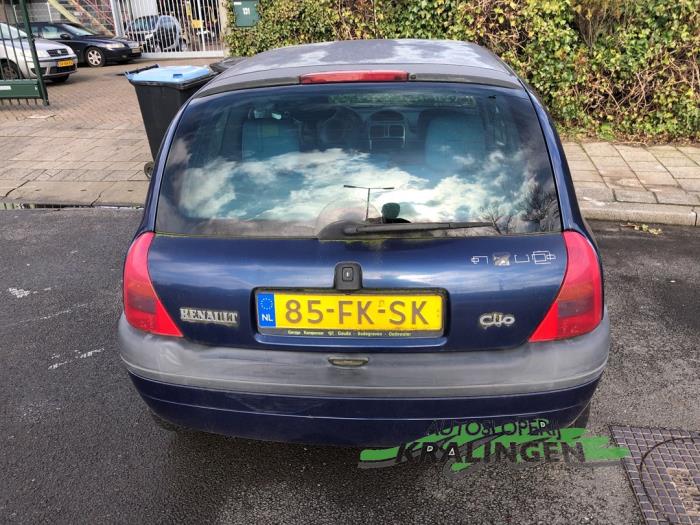 Renault Clio II 1.2 Épave (2000, Bleu)