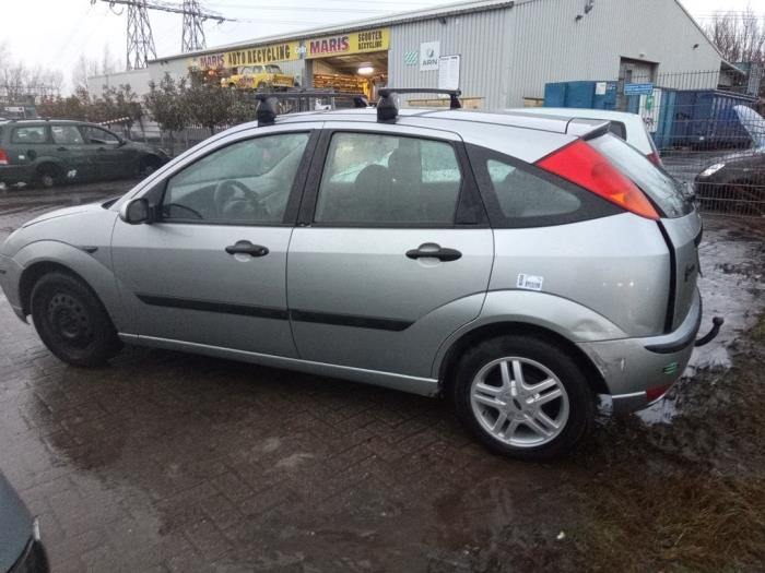 Ford Focus 1 1.6 16V Salvage vehicle (2001, Gray)