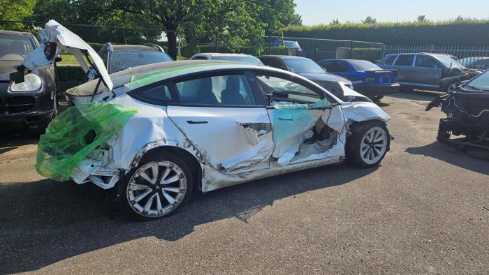 Tesla Model 3 EV AWD Salvage vehicle (2022, White) Auto Bek