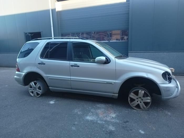 Mercedes ML I 270 2.7 CDI 20V Épave (2005, Granit) Auto Bek