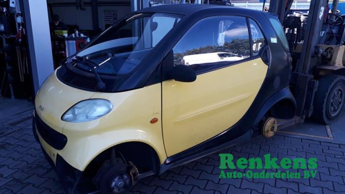Smart City-Coupé 0.6 Turbo i.c. Smart&Pure Épave (1999, Noir, Jaune)