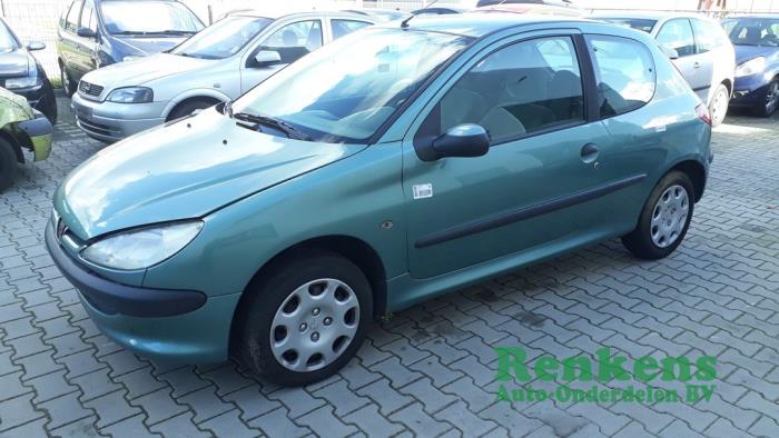Peugeot 206 1.4 XR,XS,XT,Gentry Salvage vehicle (2001, Green)