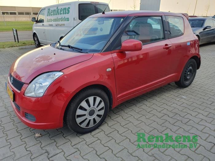 Suzuki Swift 1.3 VVT 16V Schrottauto (2005, Rot)