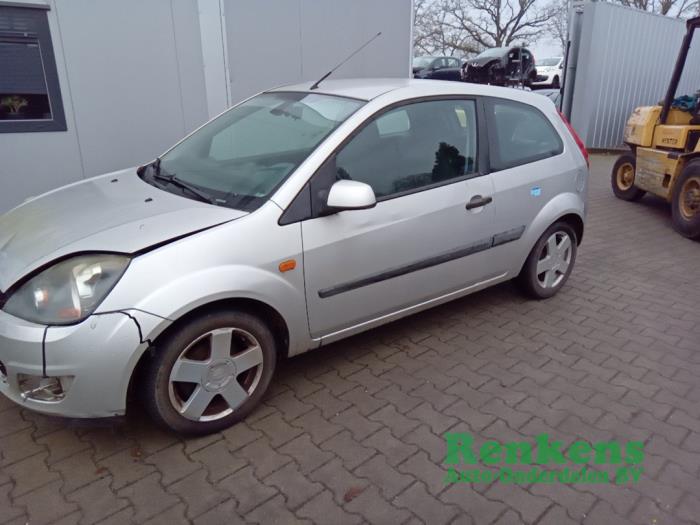 Ford Fiesta 5 1.3 Salvage vehicle (2006, Silver)