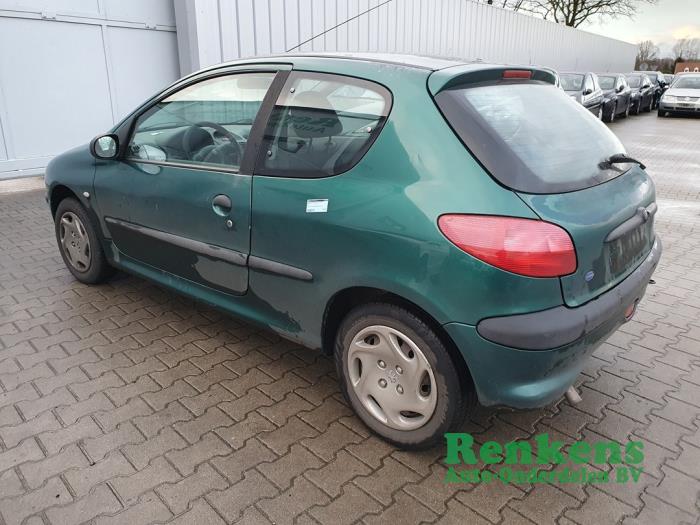 Peugeot 206 1.1 XN,XR Salvage vehicle (2001, Green)