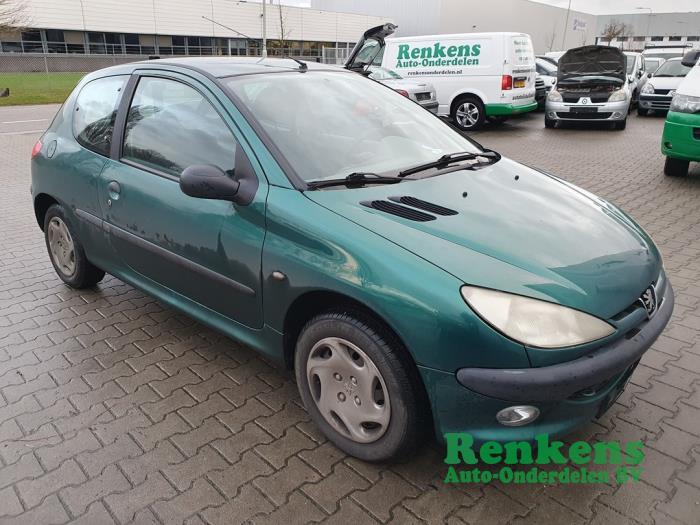 Peugeot 206 1.1 XN,XR Salvage vehicle (2001, Green)