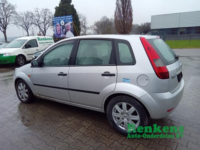 Ford Fiesta 5 1.6 16V Salvage vehicle (2002, Silver)