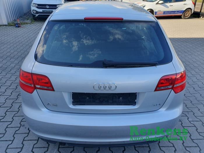 Audi A3 Sportback 1.6 TDI 16V Salvage vehicle (2012, Silver)