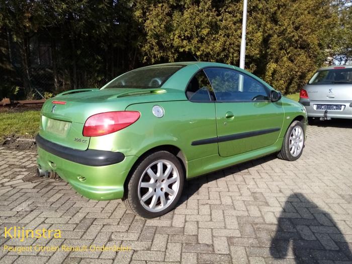 Peugeot 206 CC 2.0 16V Salvage vehicle (2001, Green)
