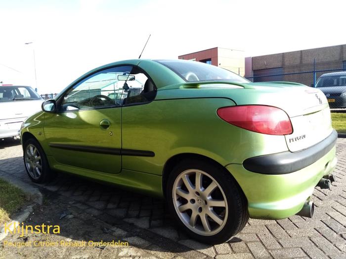 Peugeot 206 CC 2.0 16V Salvage vehicle (2001, Green)