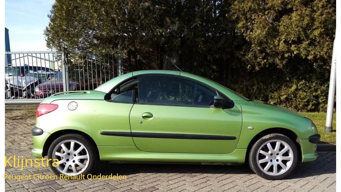 Peugeot 206 CC 2.0 16V Salvage vehicle (2001, Green)