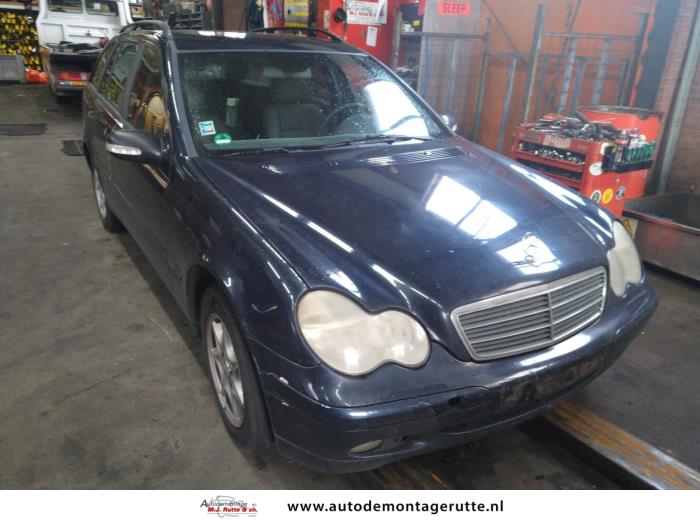 Mercedes C Combi 2.2 C-200 CDI 16V Épave (2002, Bleu)
