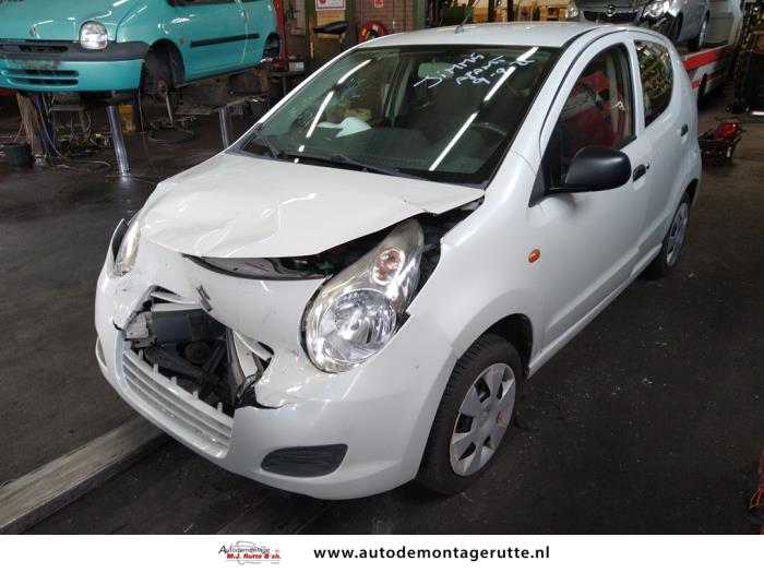 Suzuki Alto 1.0 12V Épave (2010, Blanc)