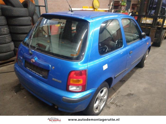 Nissan Micra 1.3 LX,SLX 16V Épave (1999, Bleu)
