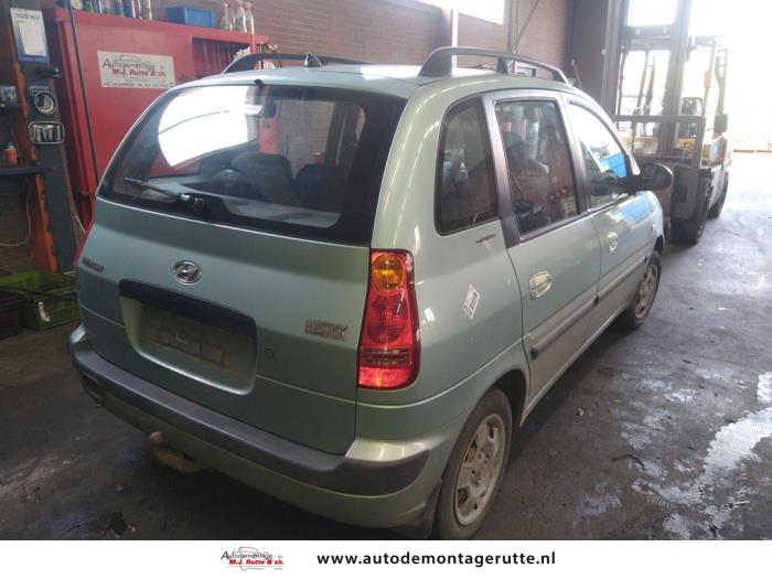 Hyundai Matrix 1.6 16V Salvage vehicle (2004, Green)