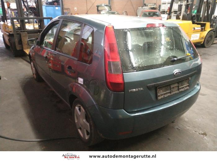 Ford Fiesta 5 1.4 16V Épave (2002, Bleu)