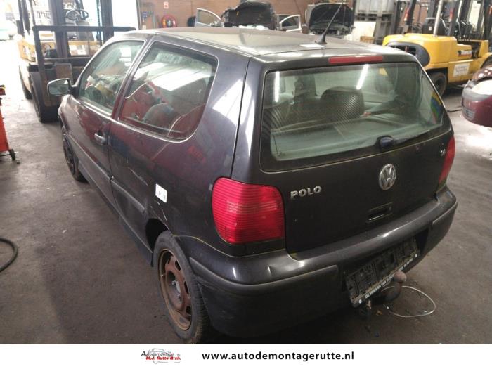 Volkswagen Polo III 1.4 16V 75 Salvage vehicle (2000, Black)