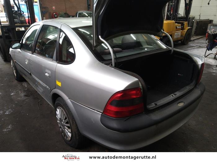 Opel Vectra B 2.0 16V Ecotec Salvage vehicle (1996, Gray)