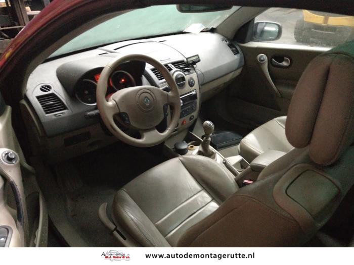 Renault Megane II CC 1.9 dCi 120 Épave (2005, Rouge)