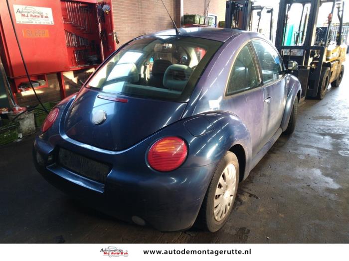 Volkswagen New Beetle 2.0 Salvage vehicle (2000, Blue)
