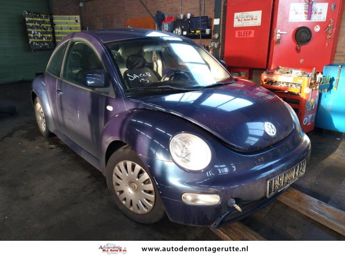 Volkswagen New Beetle 2.0 Salvage vehicle (2000, Blue)