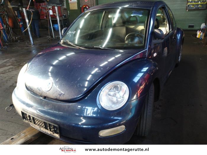 Volkswagen New Beetle 2.0 Salvage vehicle (2000, Blue)
