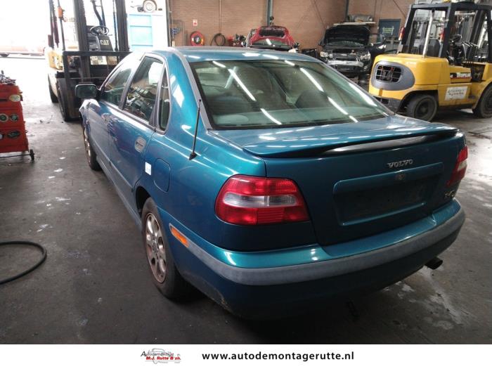 Volvo S40 1.8 16V Salvage vehicle (2000, Green)